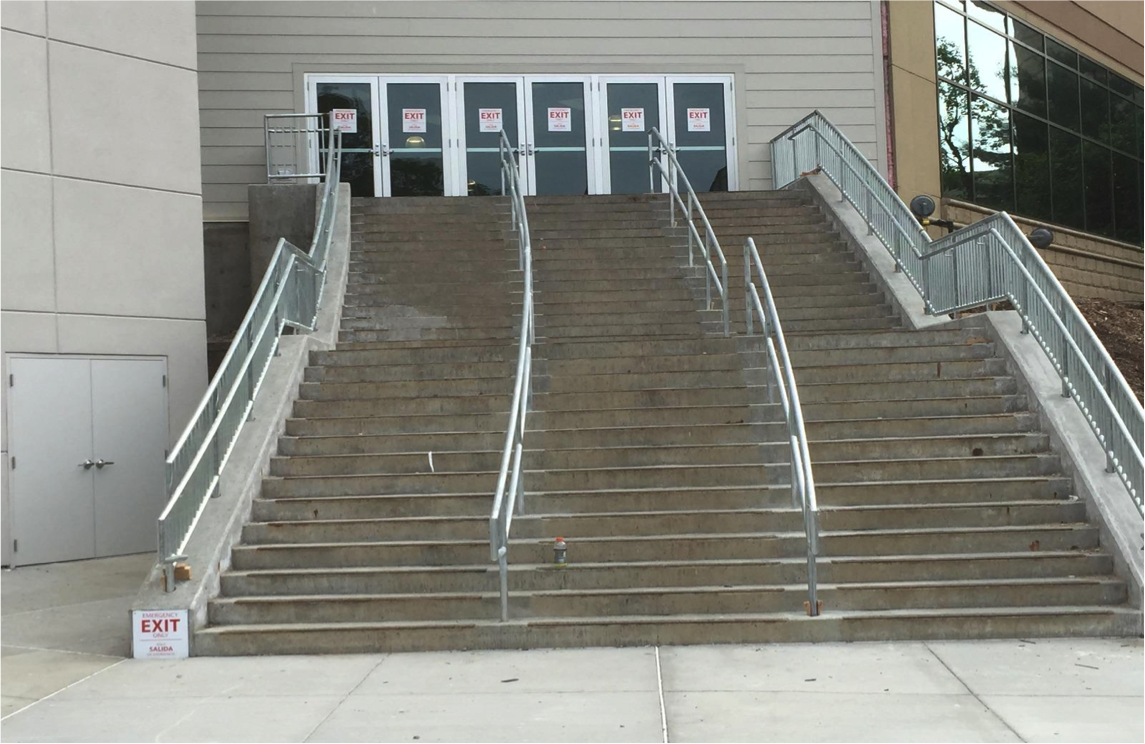 Stair #7 Tanger Outlets Foxwood - Métal Perreault