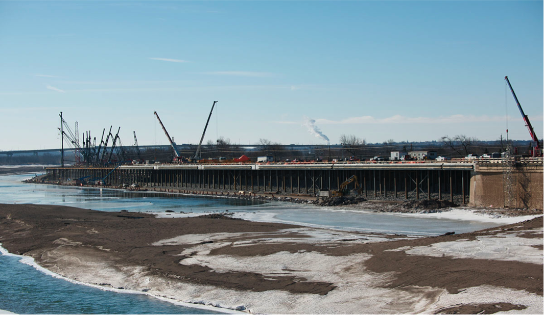 St-Lawrence Seaway-Tie-up Wall - Métal Perreault